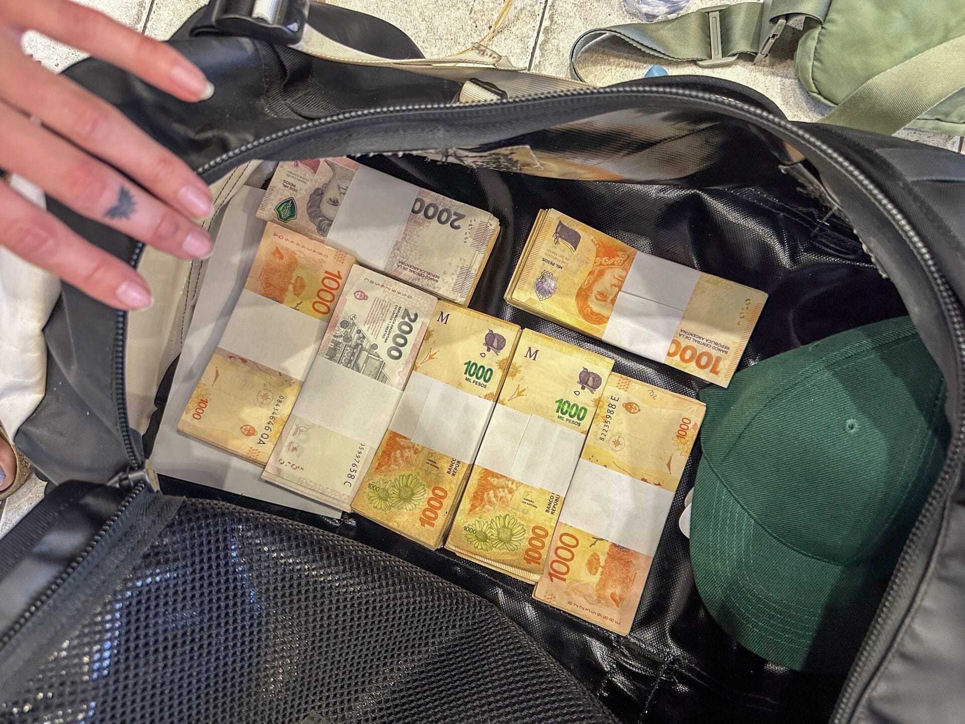 Argentina’s Blue Dollar: Buying pesos on the black market (updated 2024 ...